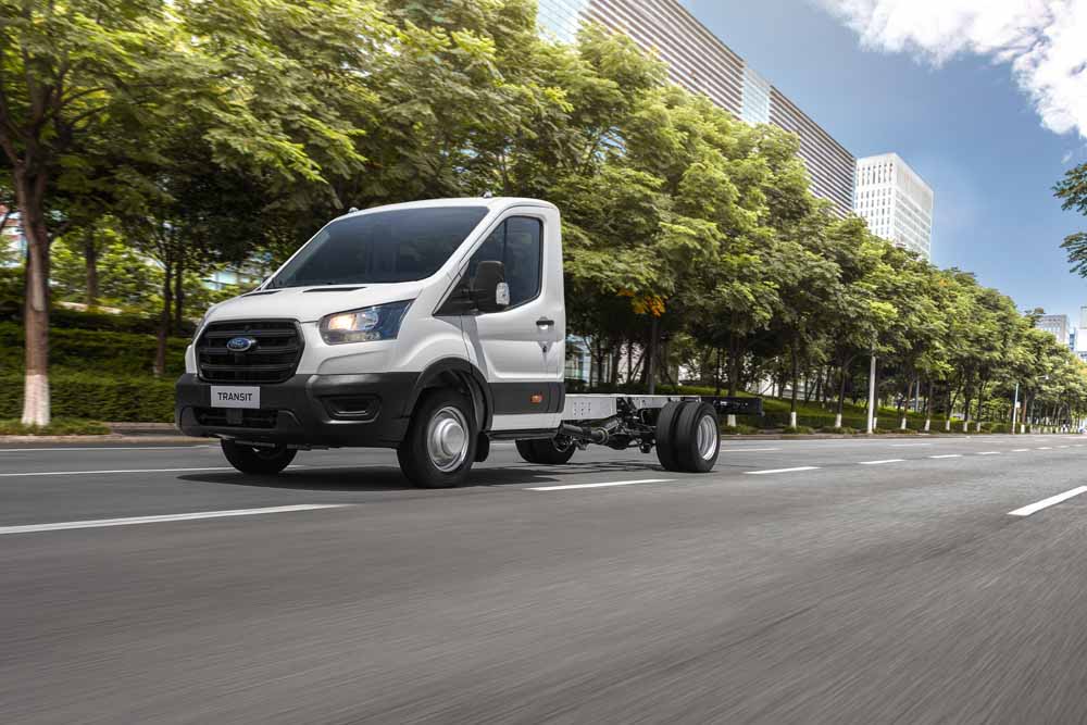 Ford lança Transit Chassi Cabine para rivalizar com Sprinter : CARROS ...